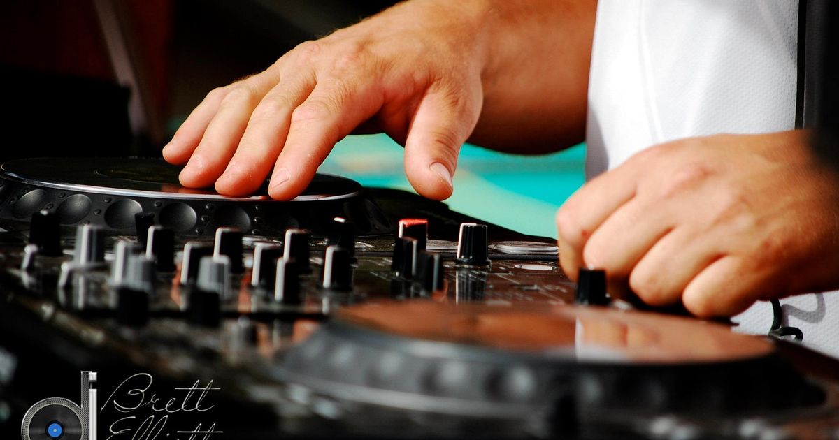 DJ Brett Elliott | Malibu Entertainment | PartySlate