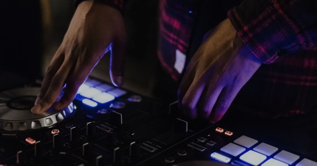 DJ Jon Beezy | San Diego Entertainment | PartySlate